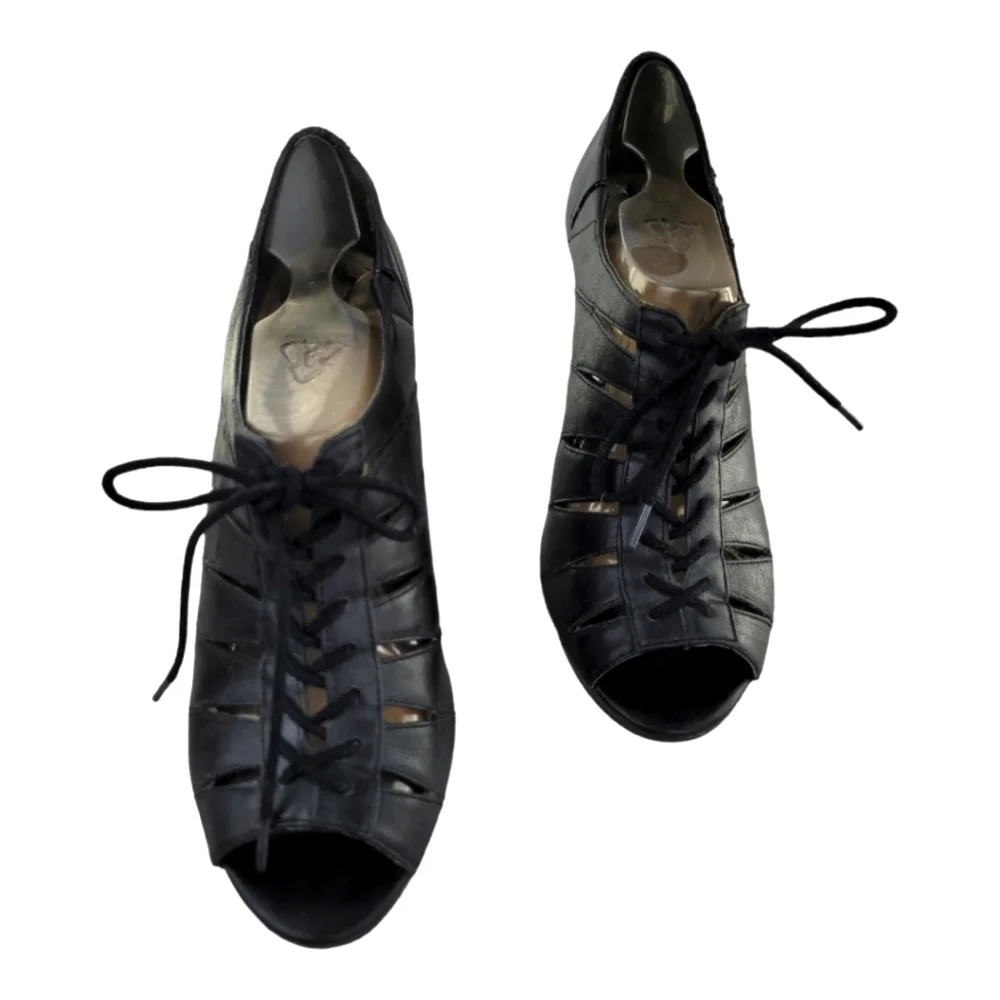Fergalicious | Shoes | Fergalicious Womens Roxie Block Heel Lace Up ...